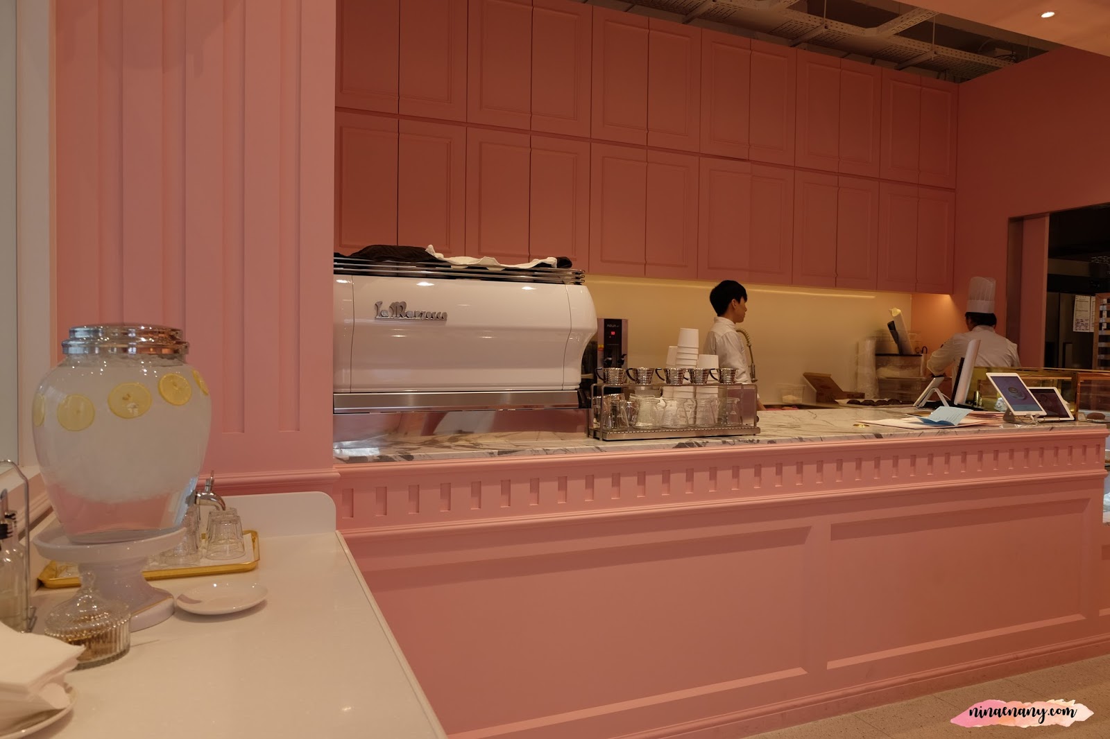 [Travel] #CaféSeries 11 – Stylenanda Pink Pool Café Flagship Store in ...