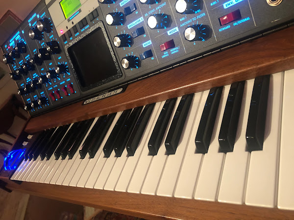 MATRIXSYNTH: Moog Minimoog Voyager 50th Anniversary Edition 2004 Walnut ...