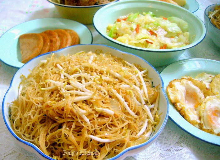 Peng's Kitchen: Singapore Breakfast : Economic Fried Mee Hoon