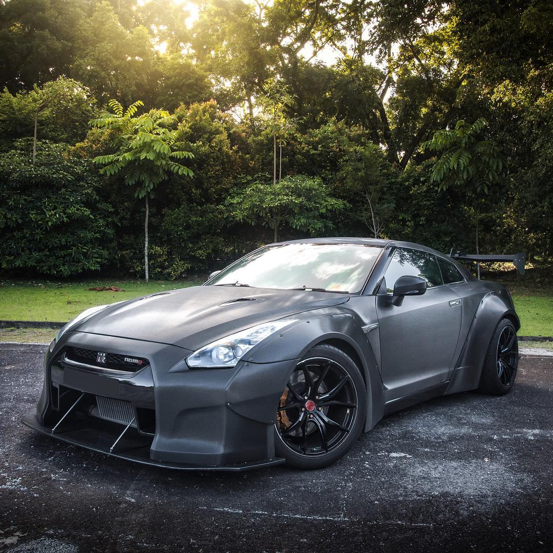 Muscle Cars Americain: The Batmobile Nissan Gtr