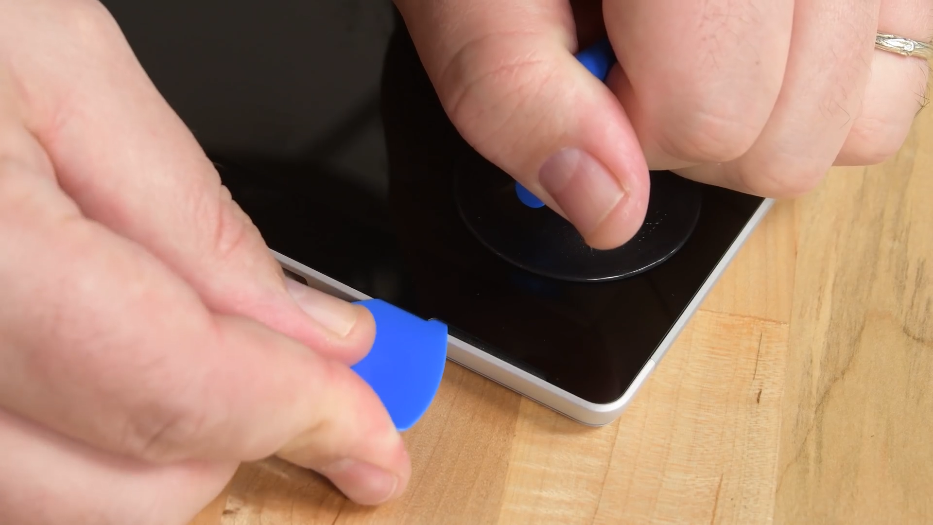 Bongkar LCD Microsoft Surface Pro 7, Cara Upgrade RAM/SSD dan Ganti ...