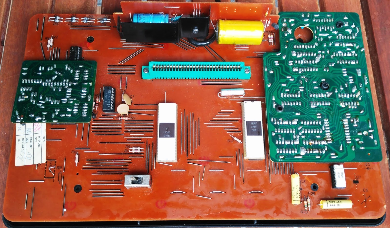 Retro Ordenadores Orty: Consola Interton VC-4000 (1978)