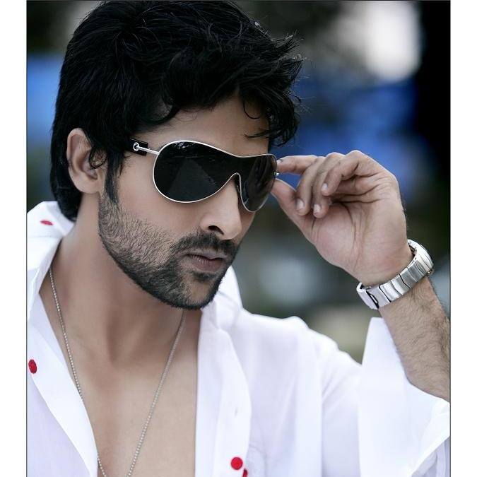 Adhvik Mahajan Biography