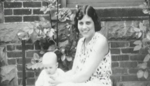 JAMES DEAN: CON SUS PADRES. WITH YOUR PARENTS