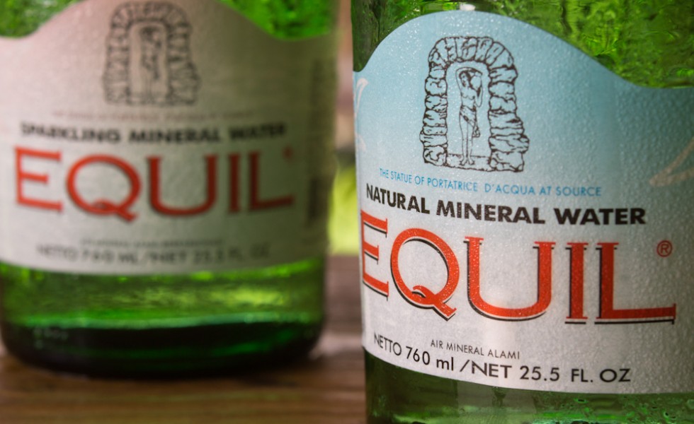 7 Fakta Tentang Air Mineral yang Diduga 'Miras' di Pertemuan Ahok