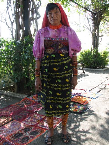 Los Gunas: Vestimenta