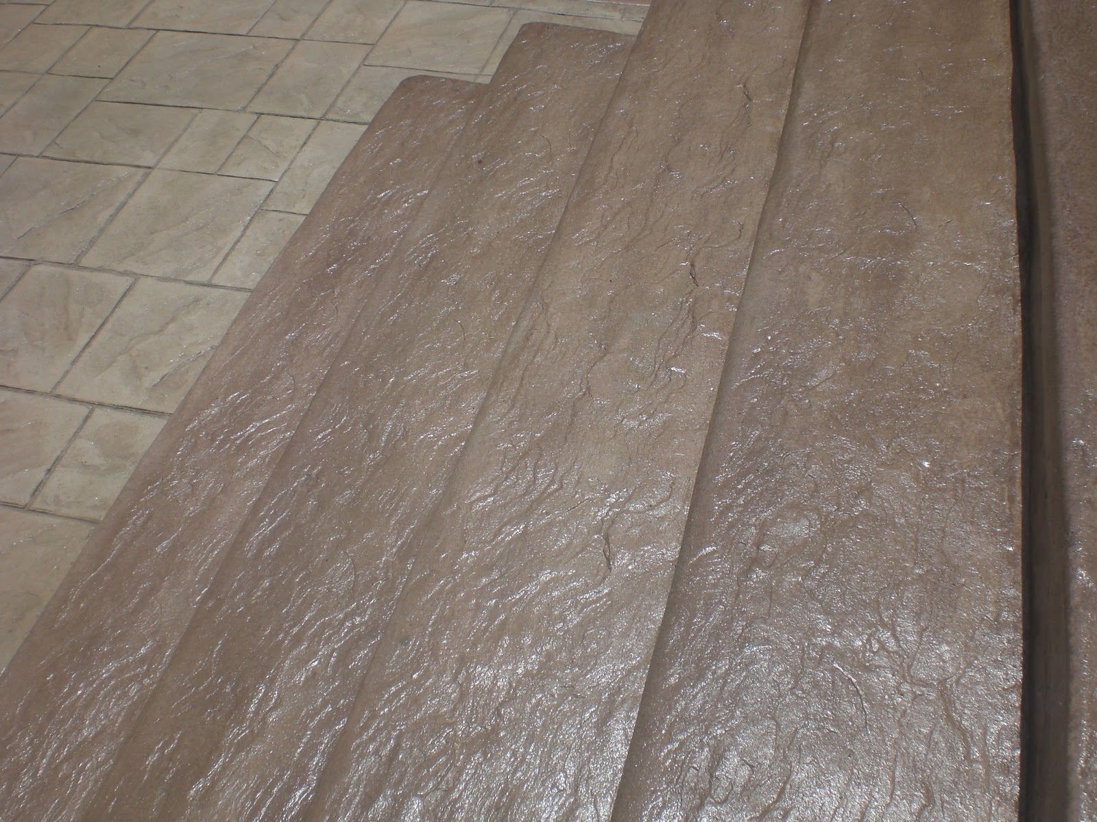 ΣΤΑΜΠΩΤΑ ΔΑΠΕΔΑ ΤΣΑΜΠΟΥΡΗΣ: OVERLAY stamped concrete