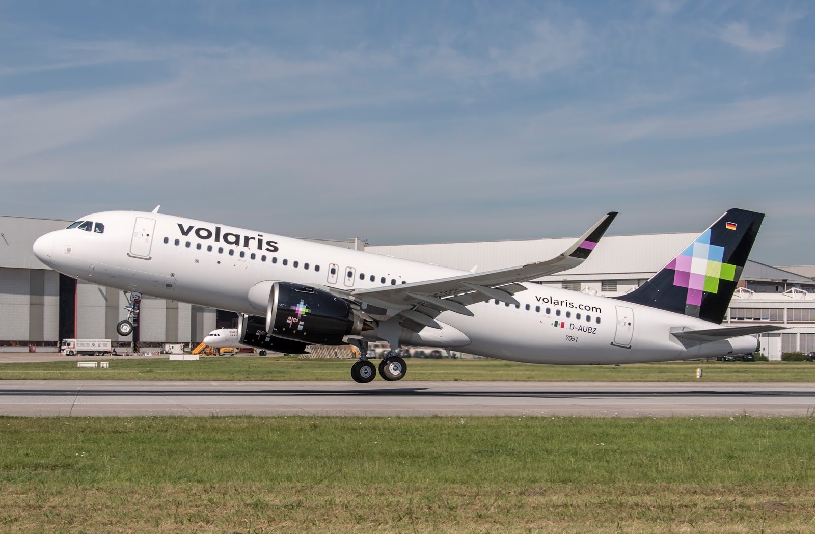 Volaris Airbus A320neo First Flight - Aircraft News & Galleries ...