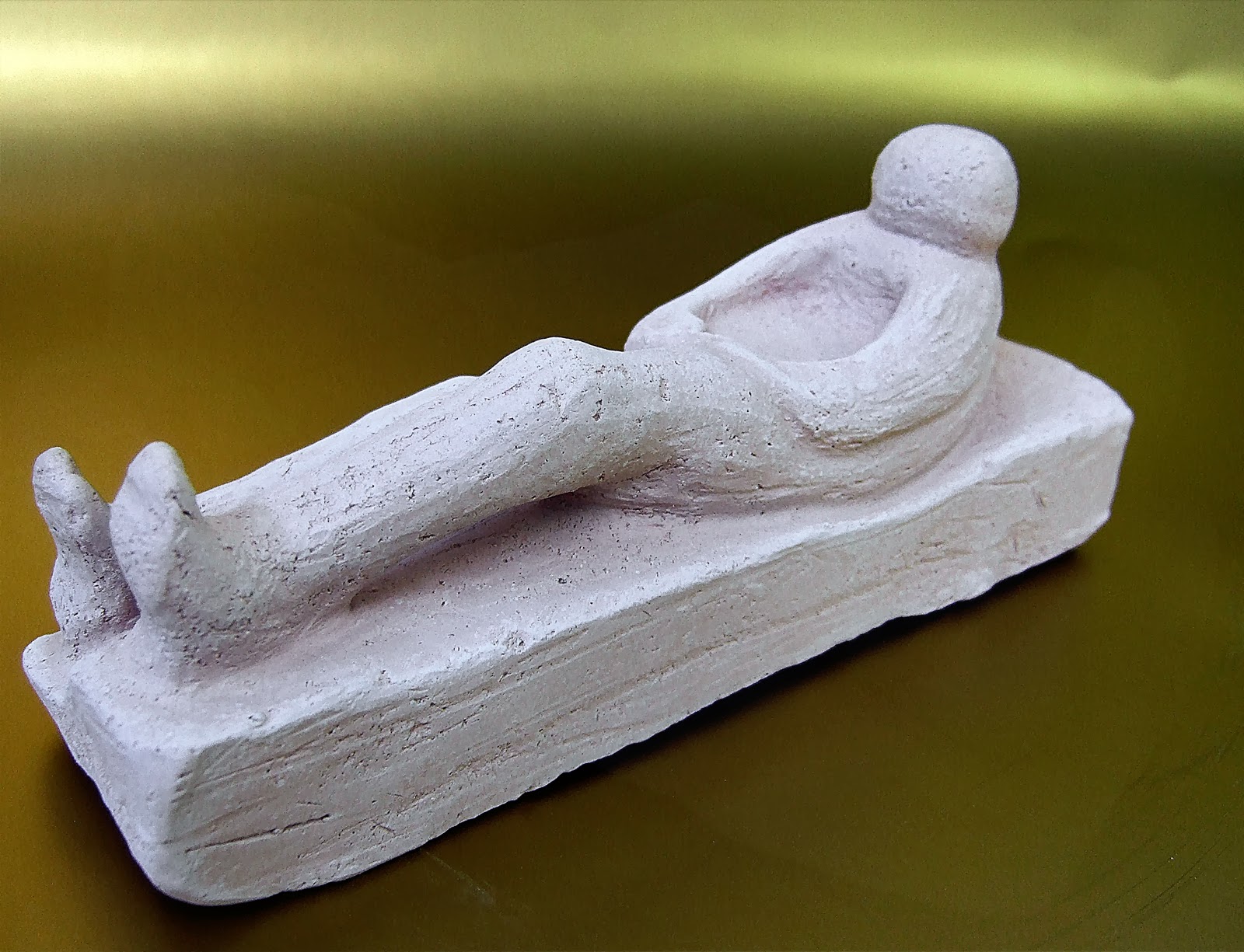 Art Student UK: 3D Art: Carving from a block of Clay.