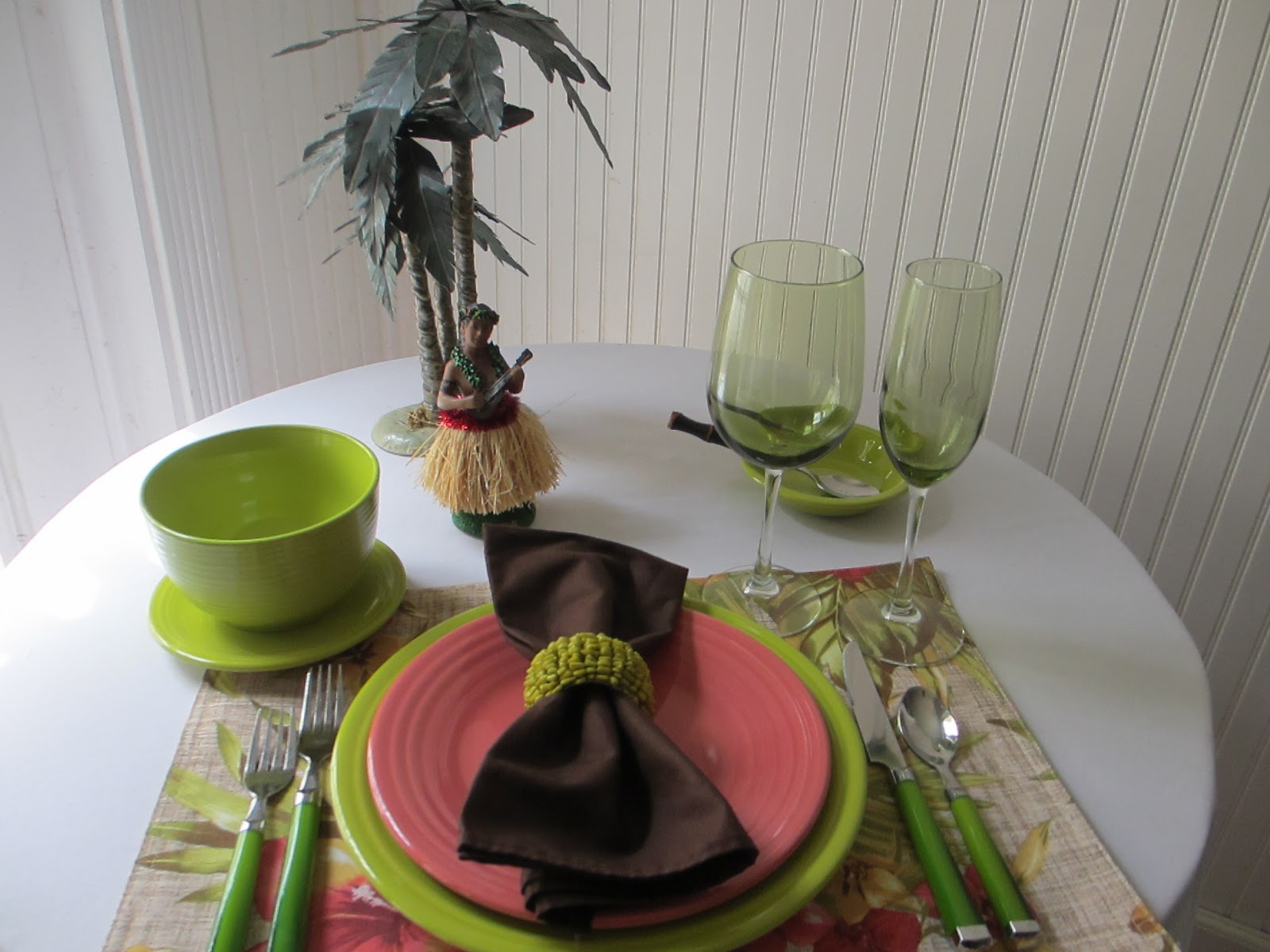 Table for One: Hawaiian Tablescapes