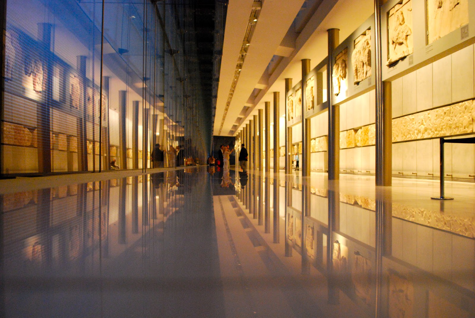 Contemporary European Architecture: Encasing History