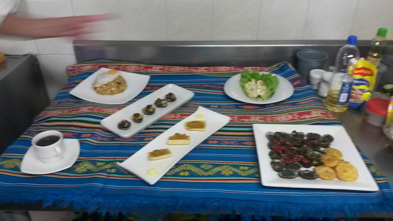 Cocina Ecuatoriana II: TIGRILLO SAL PRIETA CONCHAS ASADAS