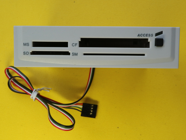 BugWorkShop - 甲蟲工作室: P&Q UCR-61SB 電腦 USB 讀卡器（USB Card Reader） - 拆解