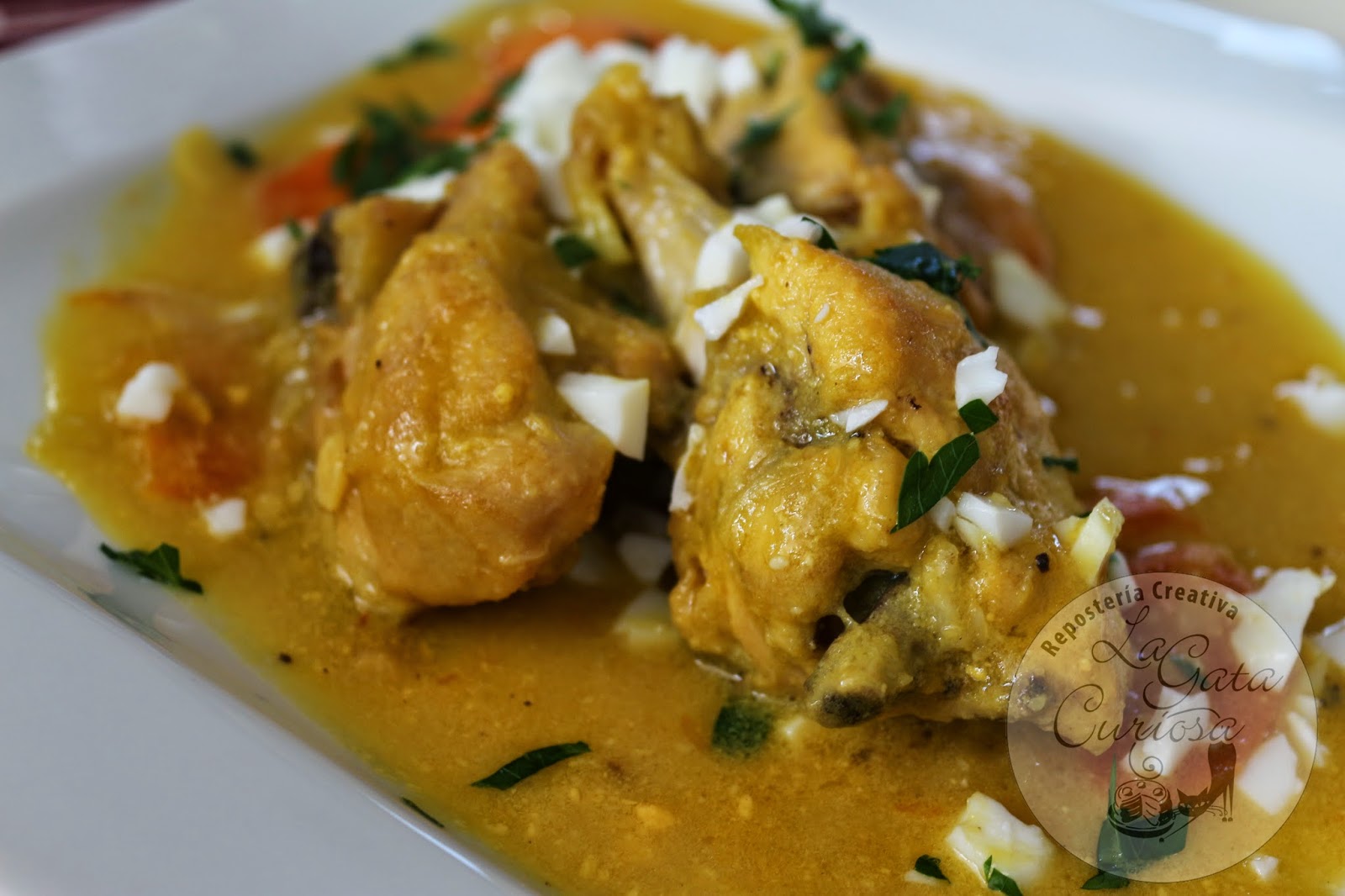 La Gata Curiosa: POLLO EN PEPITORIA