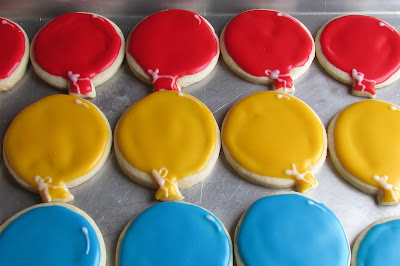 Samantha's Sweets and Sam's Sweet Art: Balloon Cookie Tutorial