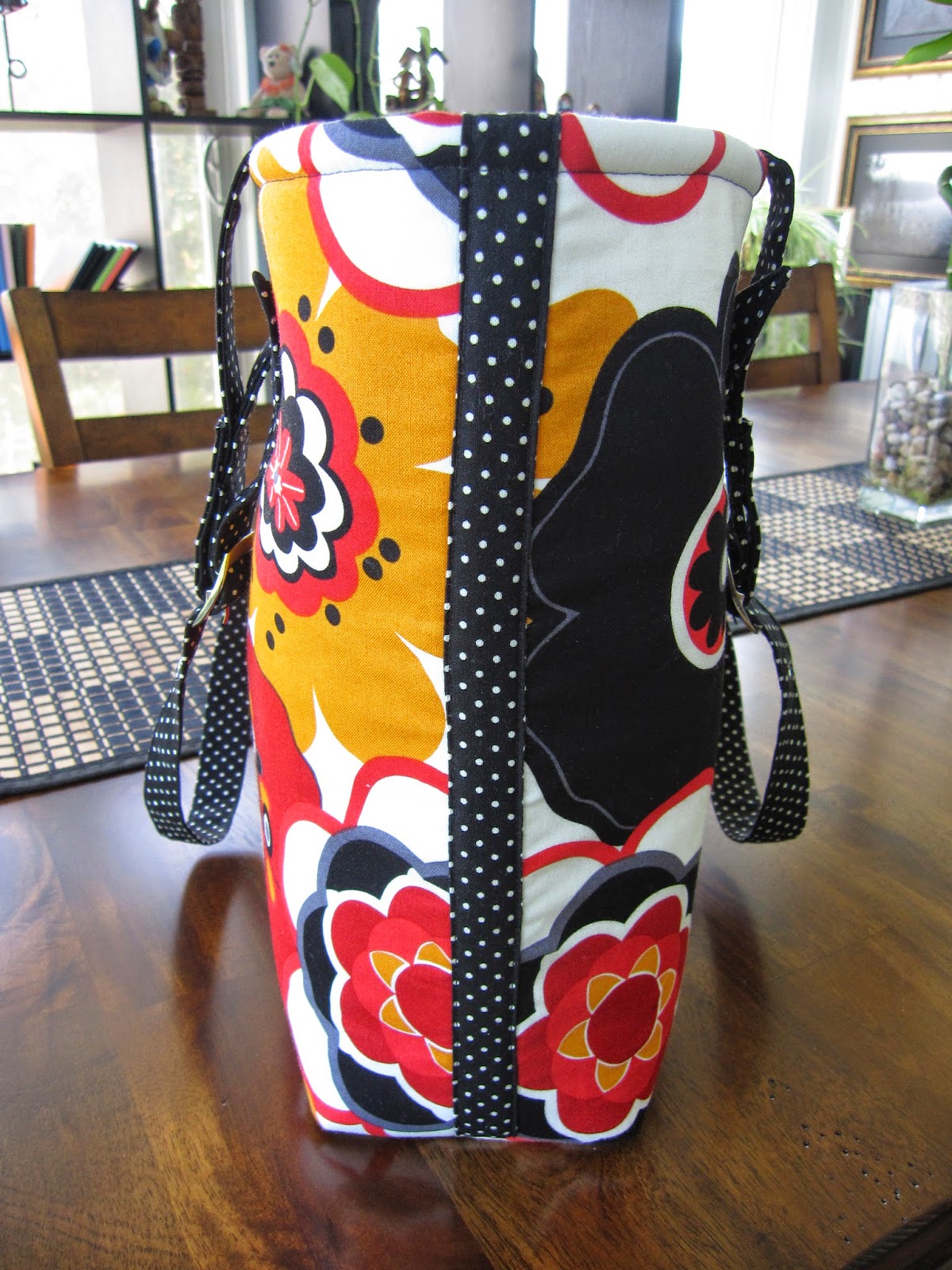 shades of BOLD : The New Totes Ma Tote Bag