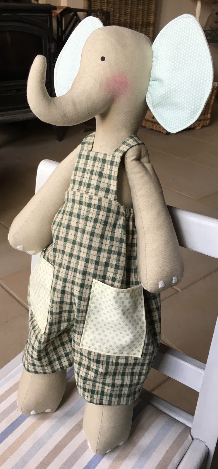 la petite maison de Sylvie: Animal en tissu : l'éléphant Tilda