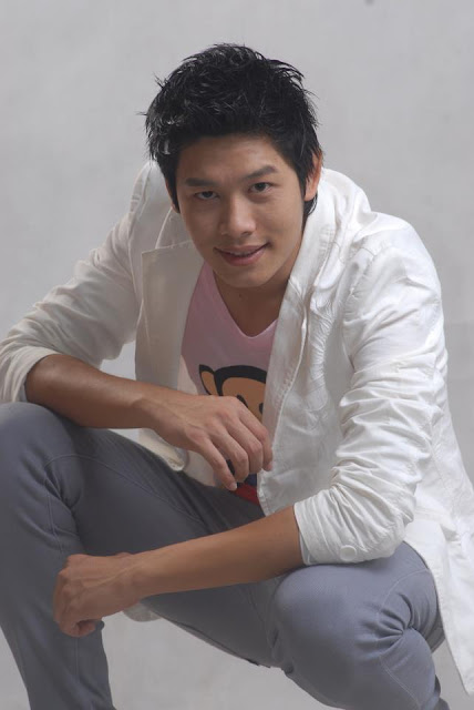 M y a n m a r H u n k s: Myo Thet Khaing