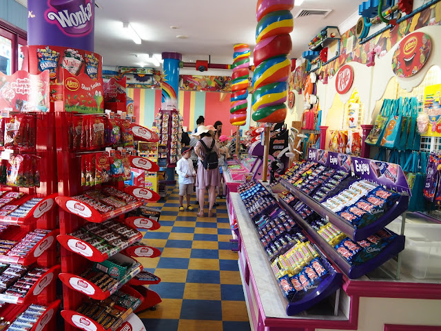 Foodie for my Tummy!: Candy Shop At Dreamworld