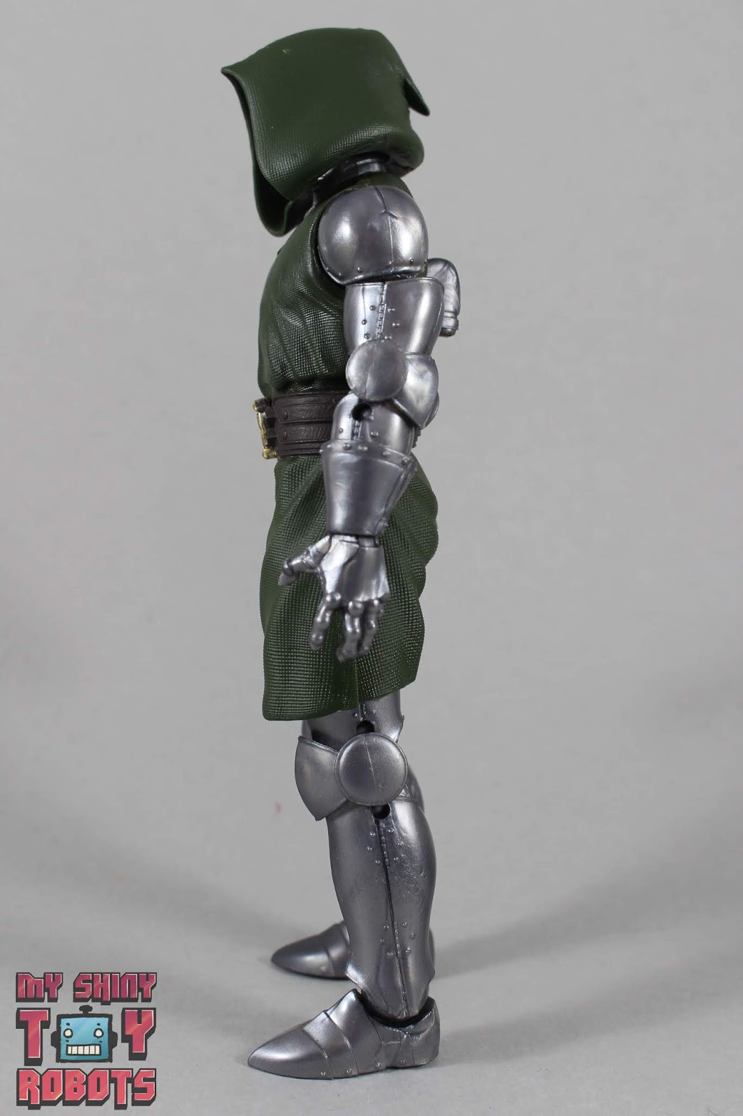 My Shiny Toy Robots: Toybox REVIEW: Marvel Legends Doctor Doom