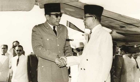 Hari Ini 77 Tahun Lalu, Soekarno-Hatta Ditetapkan Sebagai Presiden dan ...