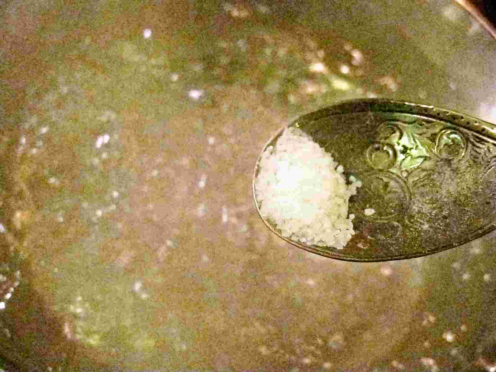 Recipes for Tom: Moyashi to horenso no pirikara gomazu-ae / bean ...