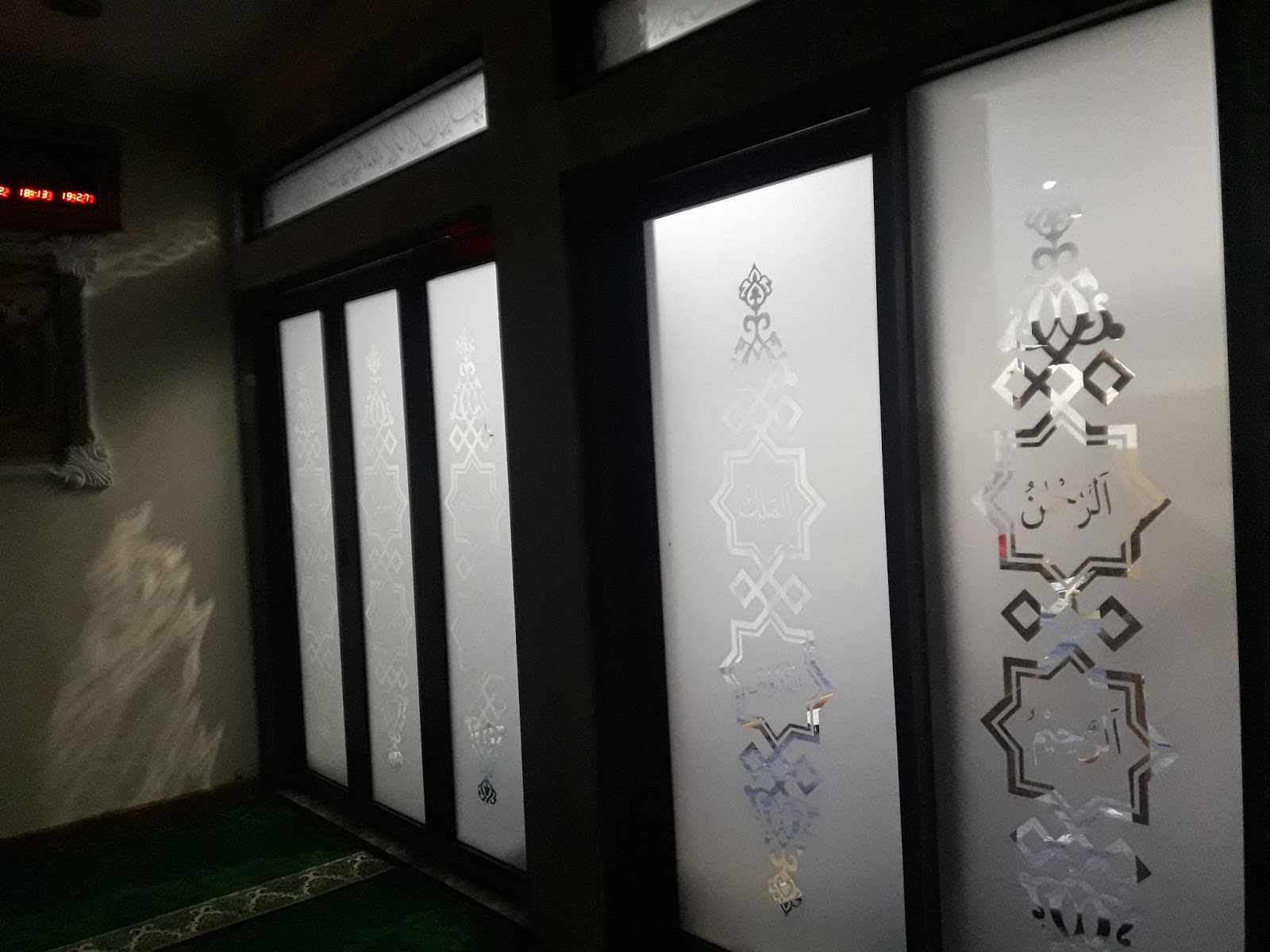 Cutting Sticker Kaca Sandblast - 212 Sticker - Cutting Stiker Bandung