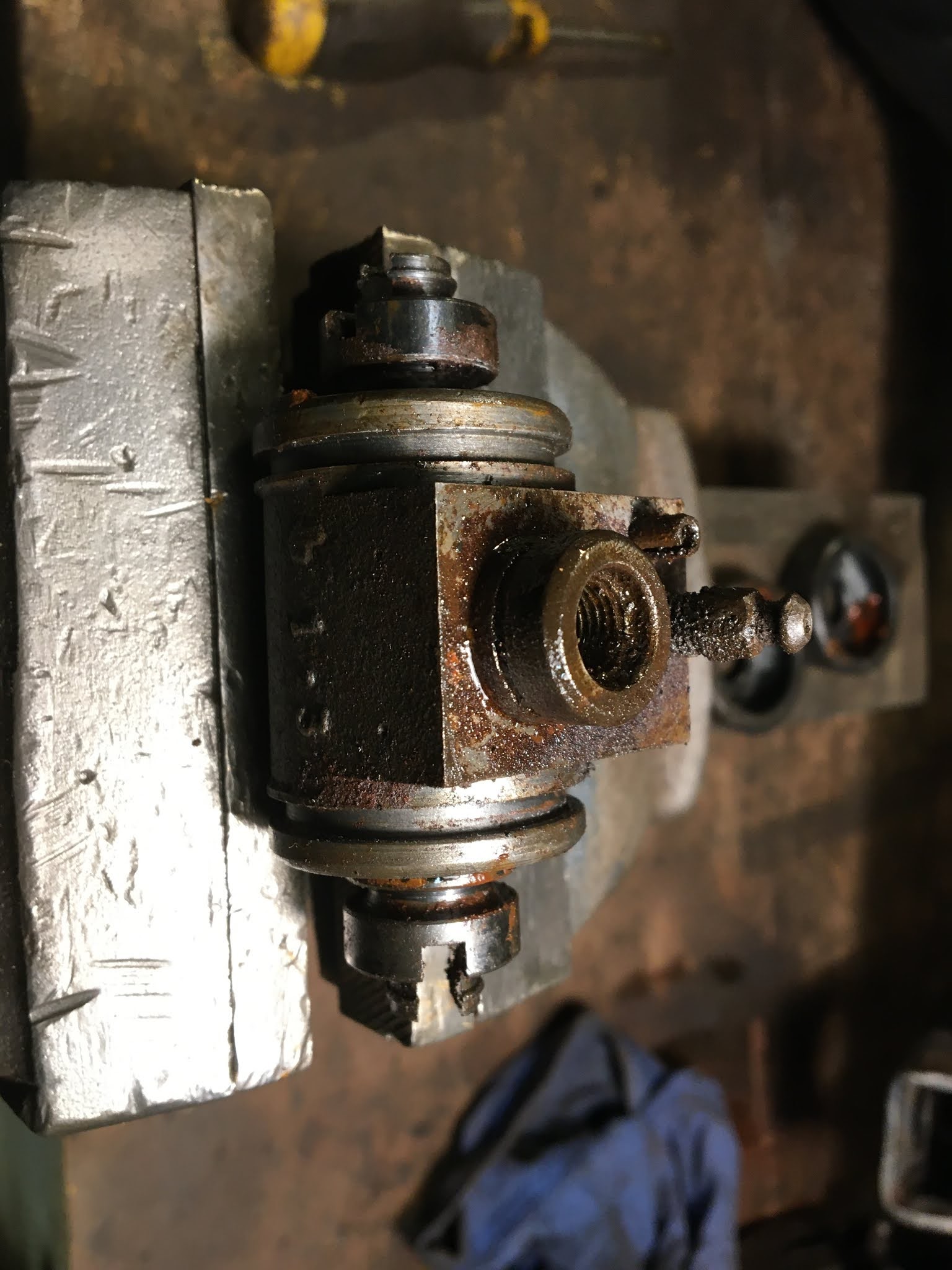 MG Midget 1965 MKII Restoration Project: Rear Brakes and Axle