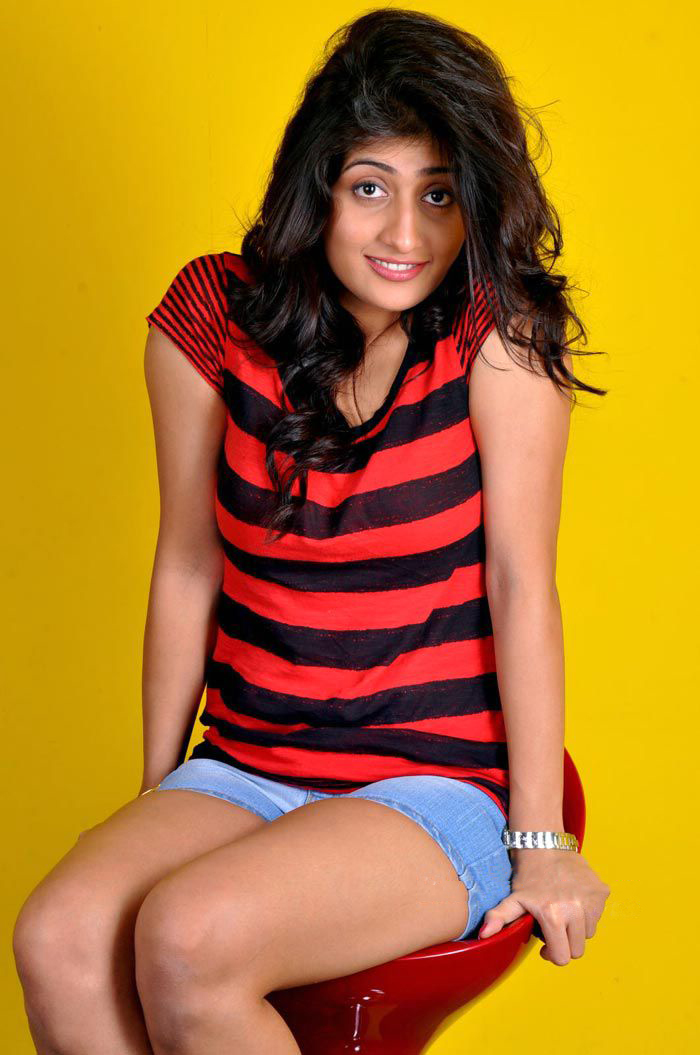 Milky Hot Thighs And Legs Of Indian Celebs Hot Actress Anisha Singh Beautiful Alluring And Hot