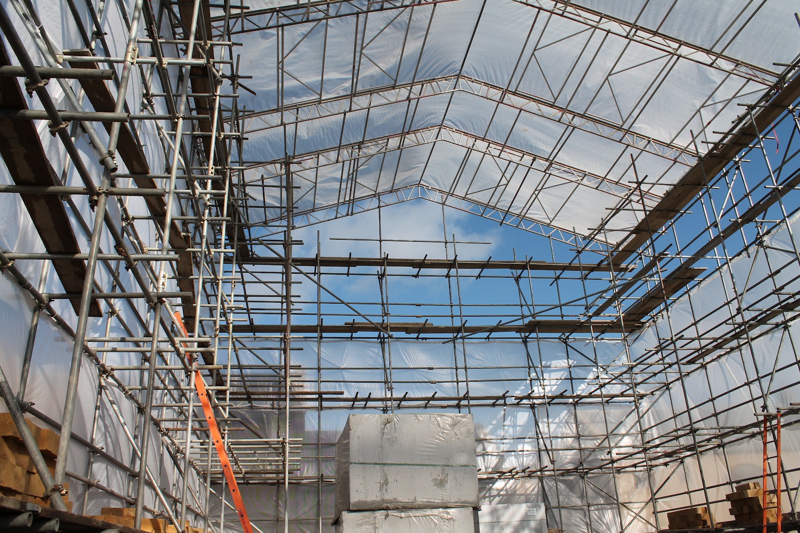 Self build diary: The Self Build Diary - Day 72 - Complete scaffolding ...