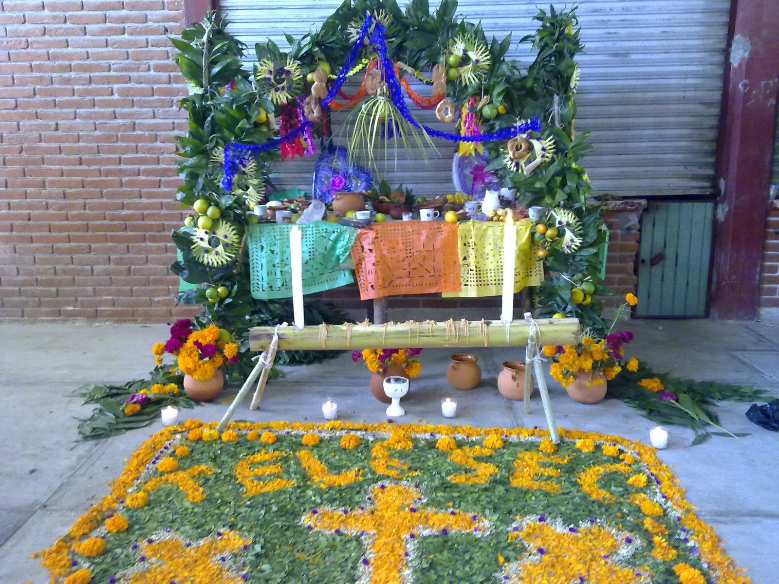 COMUNICANDO A PUEBLILLO Y EL LLANO PAPANTECO: ALTARES DE DIA DE MUERTOS