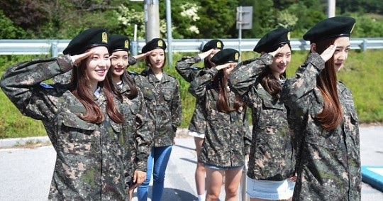 DIA spends a day volunteering at the army