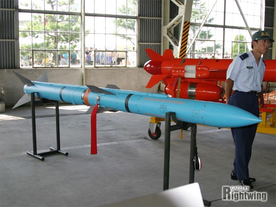 Japan plans to upgrading its 60 F-2 fighters | Pojok Militer