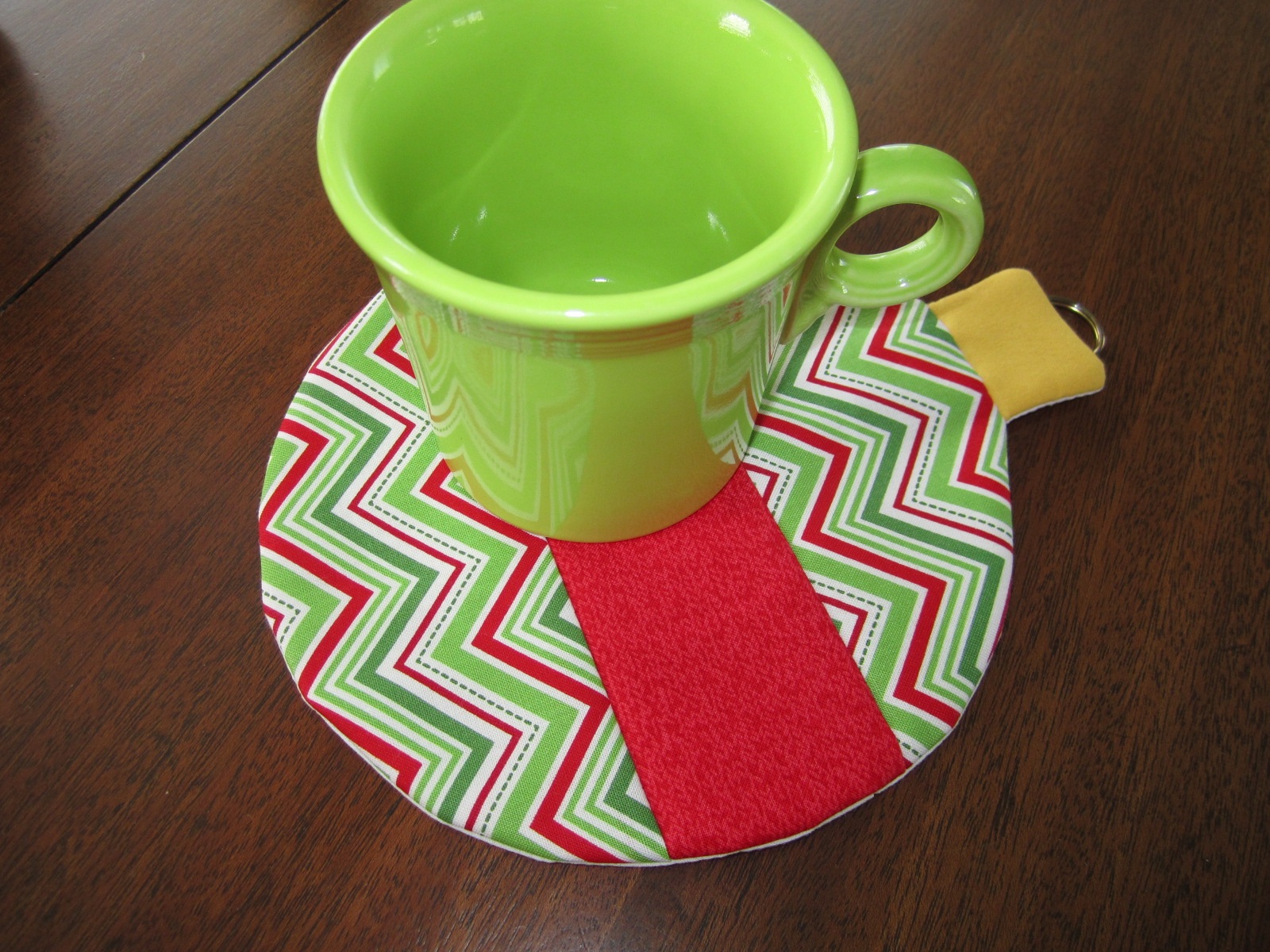 Northern Deb Quilts: Christmas Ornament Mug Rug