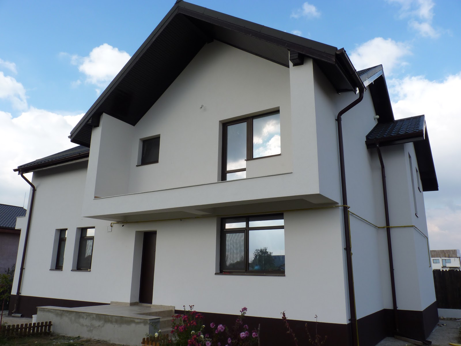 Mobila pentru bucataria: Aplicare tencuiala decorativa soclu