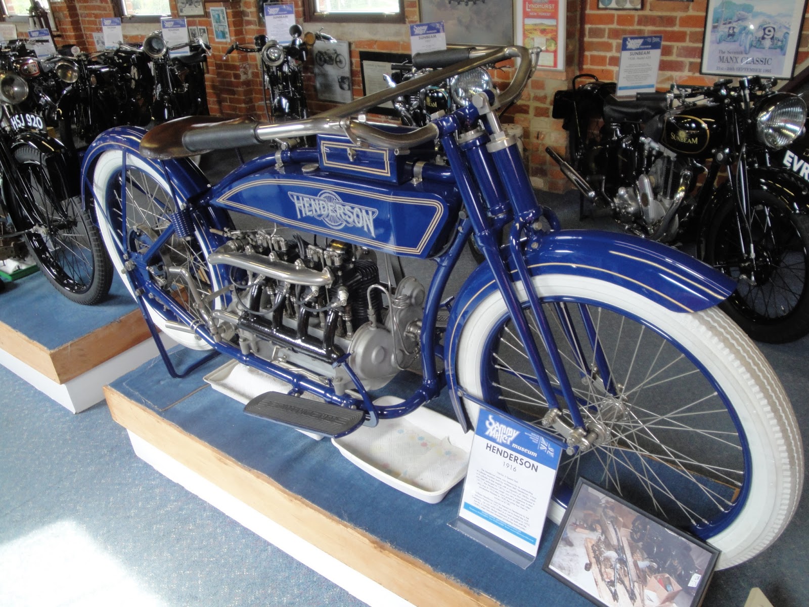 TriMotoRevival: Classic fours at Sammy Miller's Museum