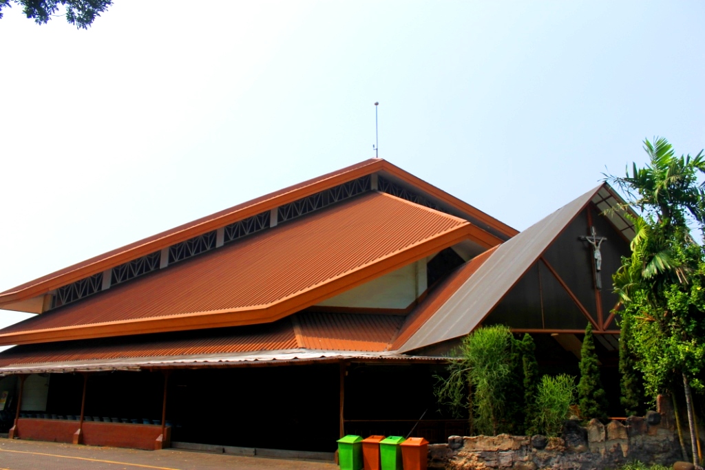 Fotografi Gereja Katolik di Indonesia: Gereja Katolik Trinitas ...