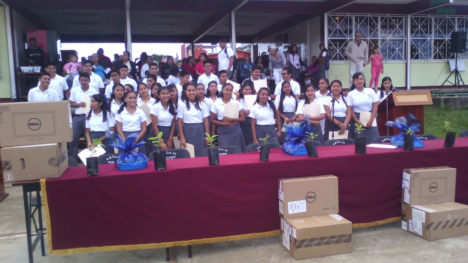 CBTIS DE MATÍAS ROMERO RENUEVA SU SALA DE CÓMPUTO | Expresion una nueva vision de la noticia