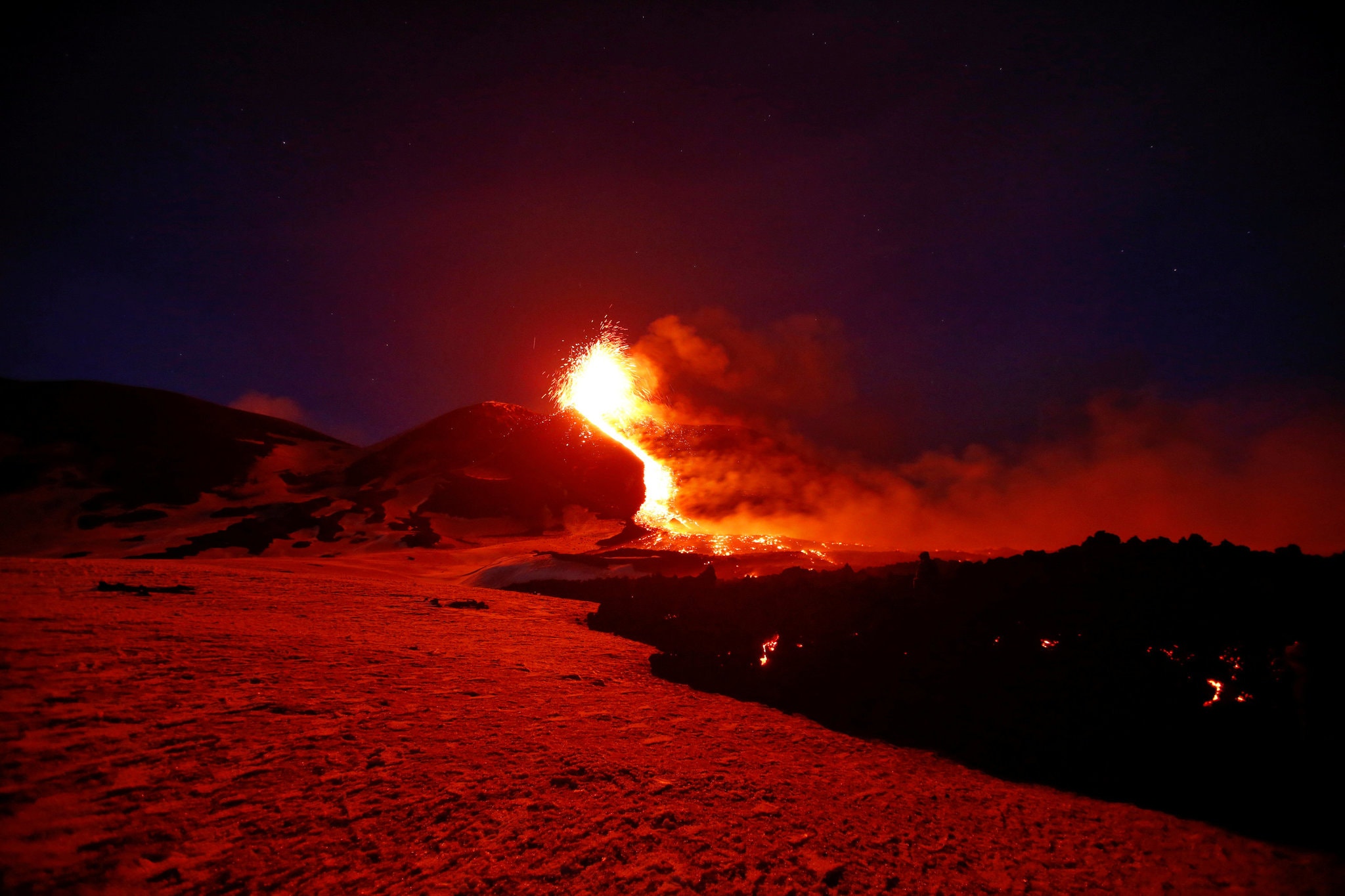 Mount Etna Eruption - Best Images - Erupción del Monte Etna - Mejores ...