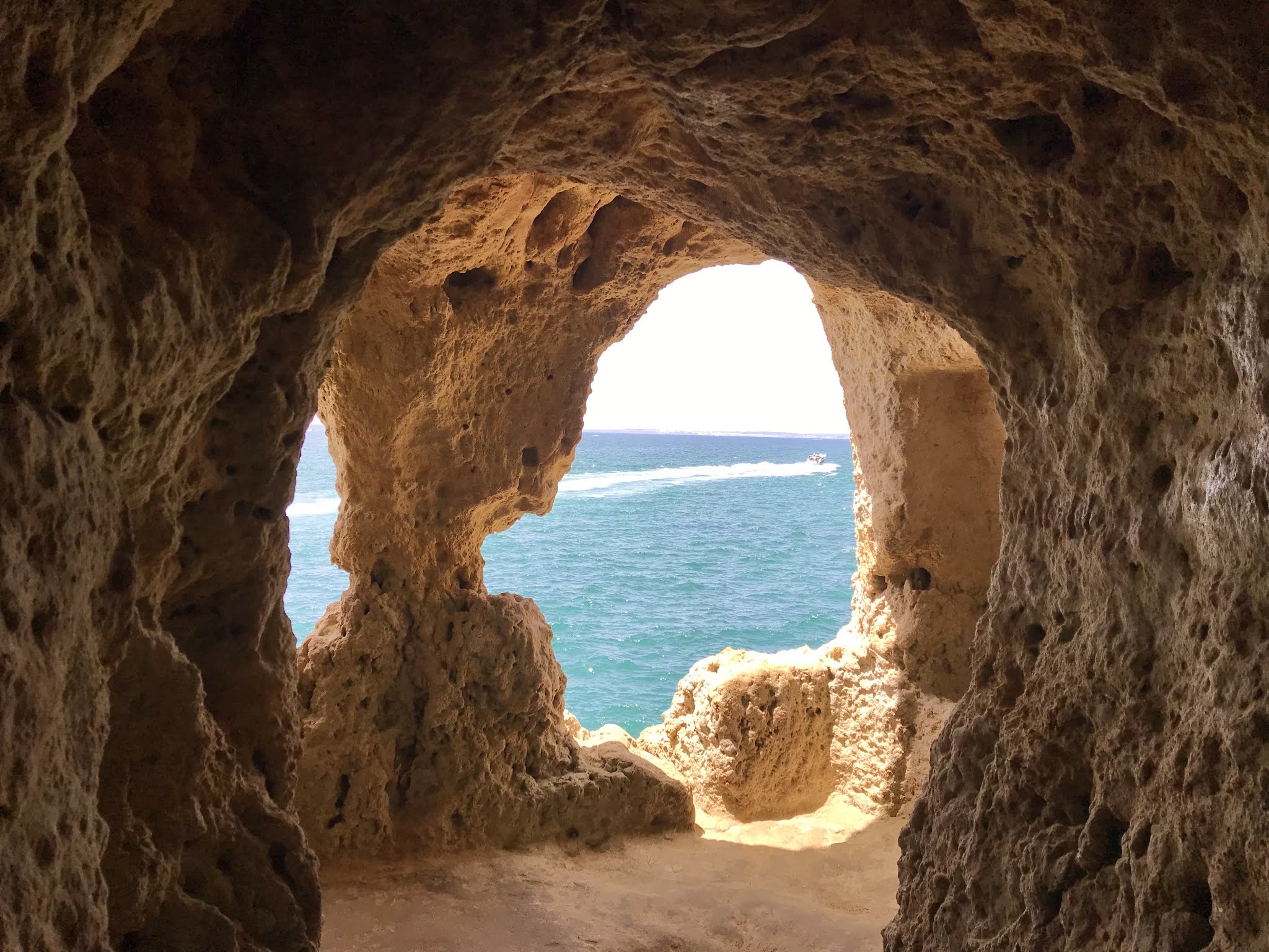 ALGARVE: À DESCOBERTA DA GRUTA DA BONECA NO ALGAR SECO