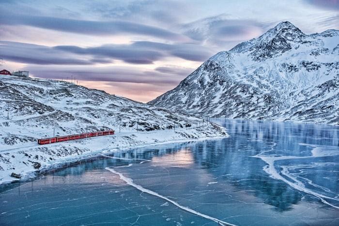 Lago Bianco, Grisons, Switzerland (with Map & Photos)