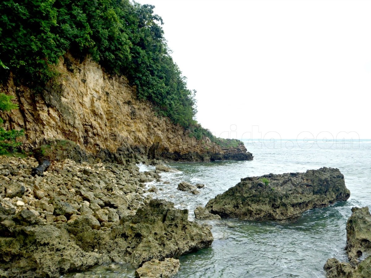 RESORTS IN VIRAC, CATANDUANES: An Overnight Stay at Twin Rock Beach ...