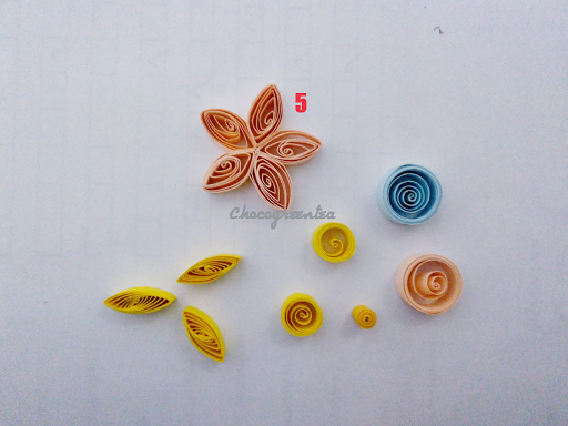Chocogreentea: Membuat Variasi Bunga dengan Teknik Paper Quilling