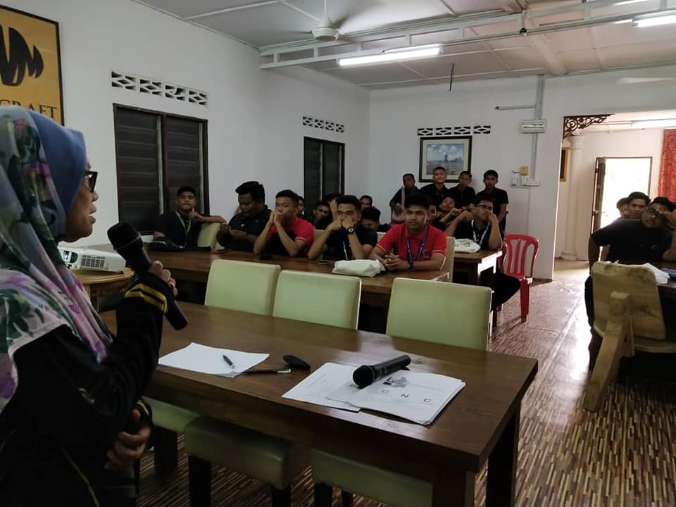 Kayu Warisan Malaysia: Lawatan Pelajar ILP Melaka ke KWM Craft