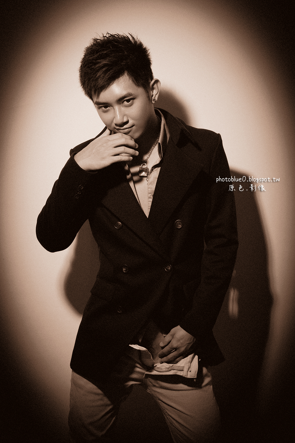 BLUE MEN magazine: 憂鬱.Bryan