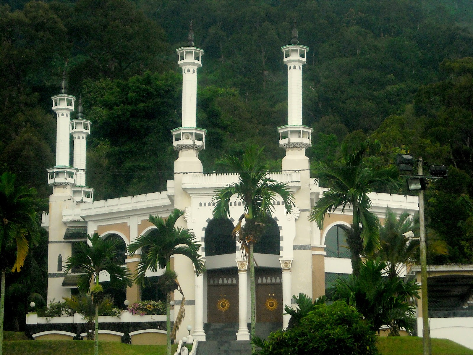 artalentalleart: Wisata Religius Di Masjid Nurzikrillah Lubuk Minturun ...