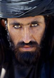 الدين النصيحة: Significant Of Using Eyeliner