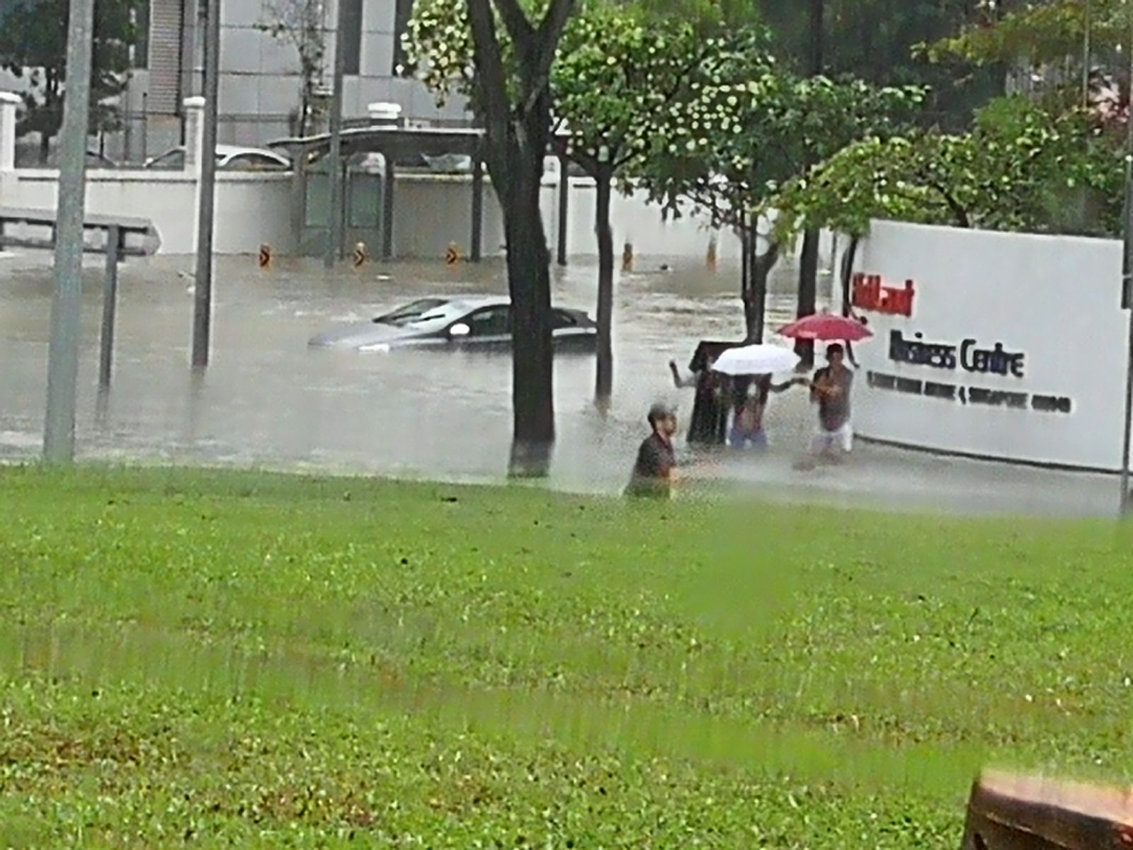 Under The Angsana Tree: 'Worst flash floods in 30 years'