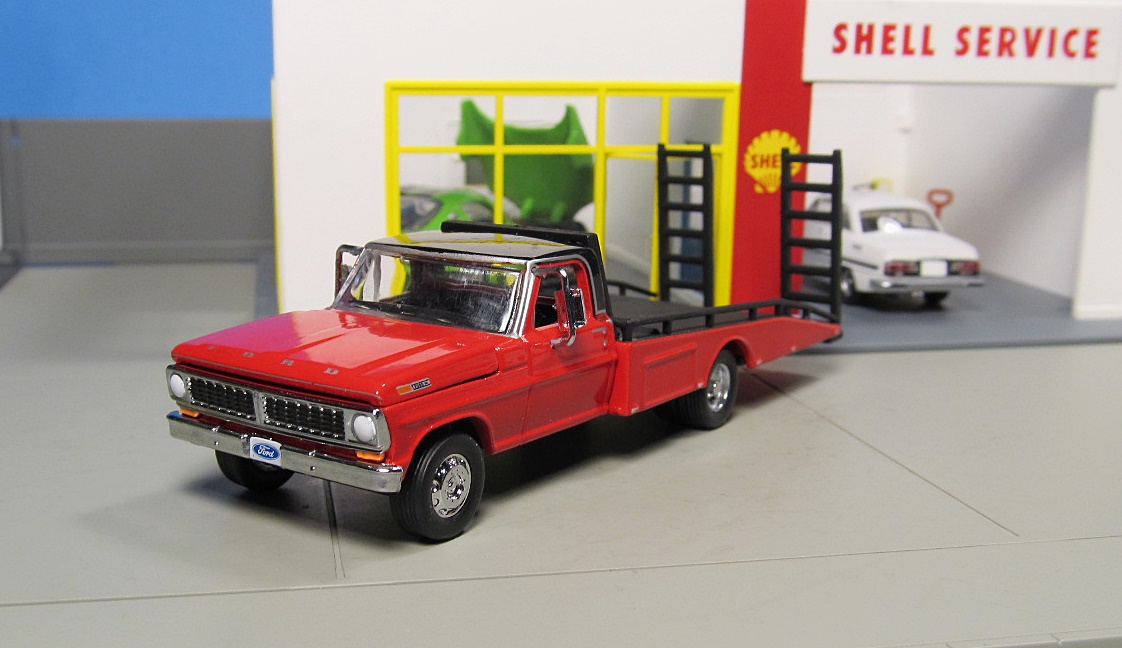 GreenLight Ford F-350 Ramp Truck