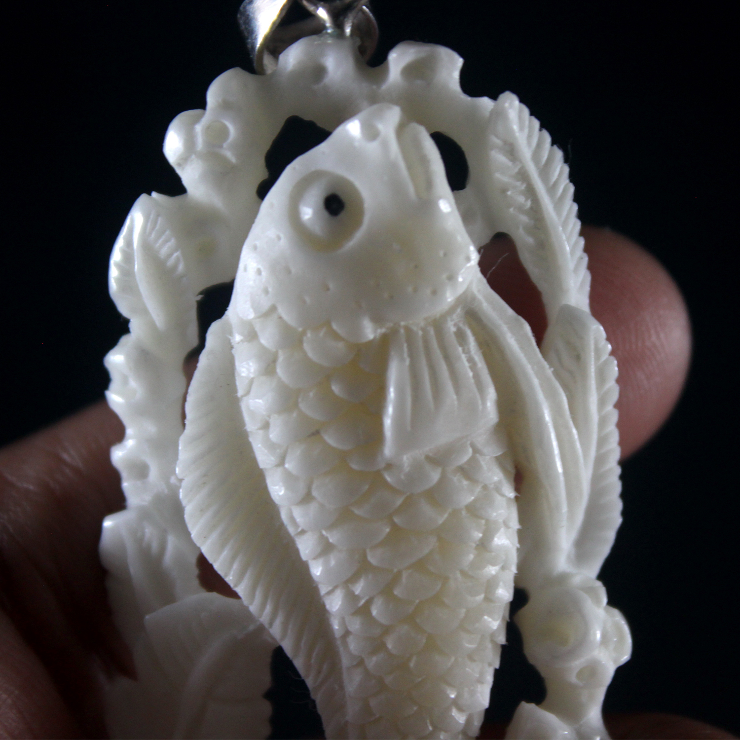 BCP0015 - Fish Pendant Bone Carving Handmade Jewelry